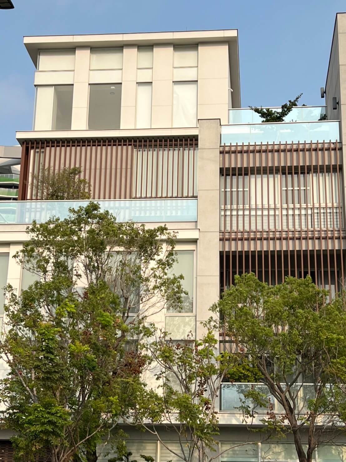 YCAL遠丞>戶外VS室內【鋁格柵】(格柵門)樣式及尺寸有哪些？能靈活融入不同風格！ - 【遠丞】鋁擠型Aluminum
